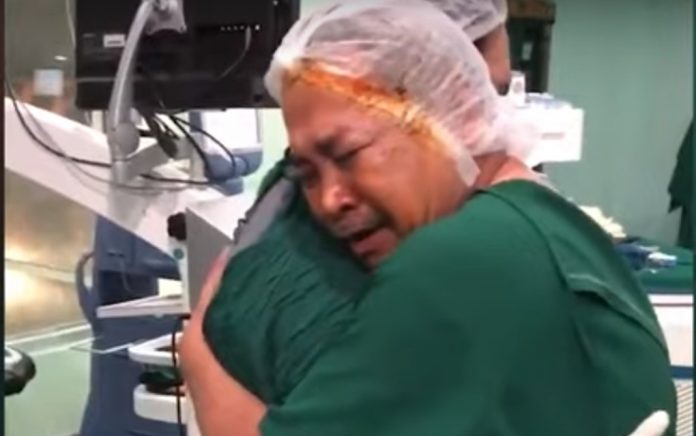 Milagre! O cego que voltou a enxergar 20 anos depois