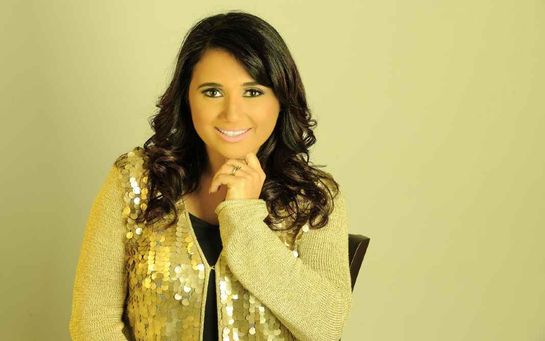 Danielle Cristina retoma carreira e lança novo single - Comunhão