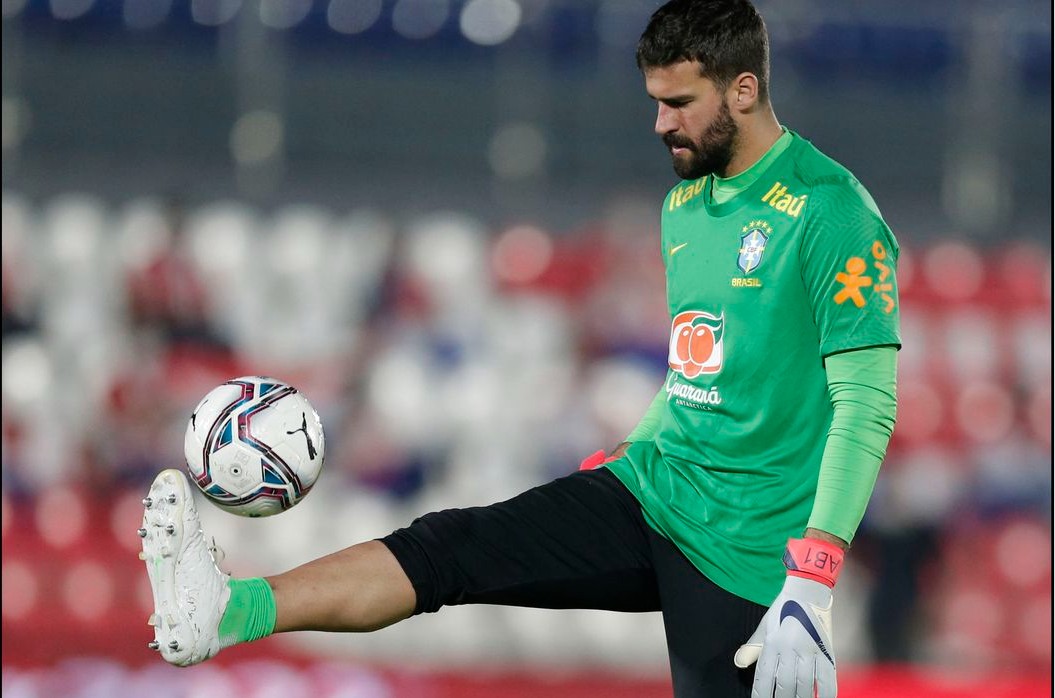 Alisson comemora 50ª partida pela seleção brasileira e sonha com mais