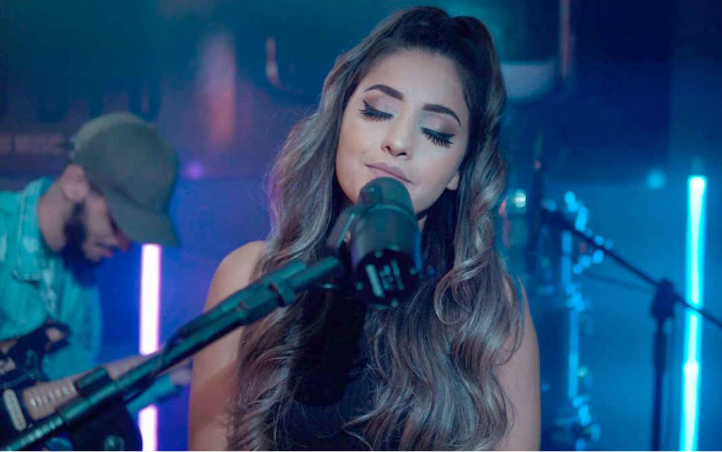 Voz que emociona: Mari Borges é um fenômeno na internet