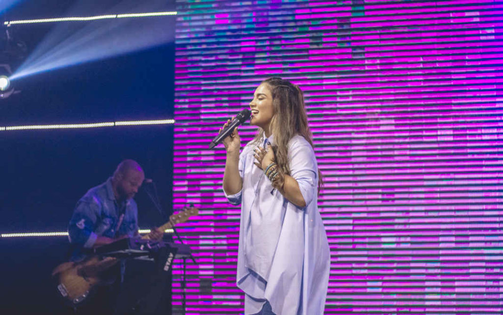 Clássicos da música gospel no novo EP de Isa Ribeiro