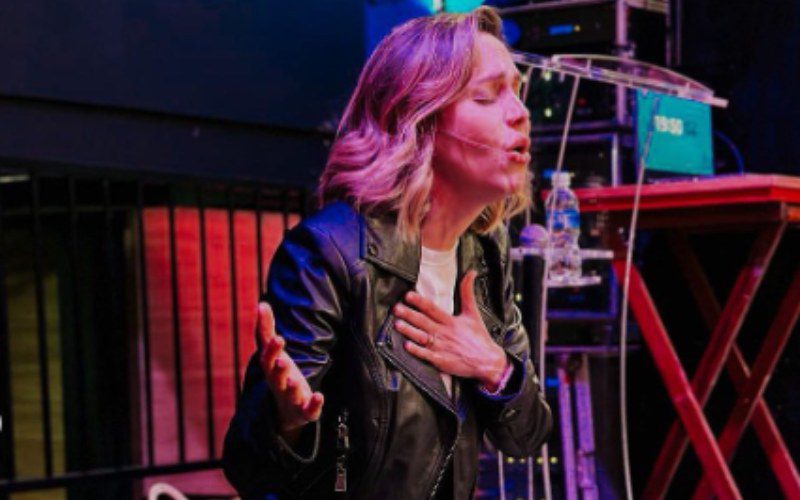 Talitha Pereira inicia Tuor "Identidade bem construída"