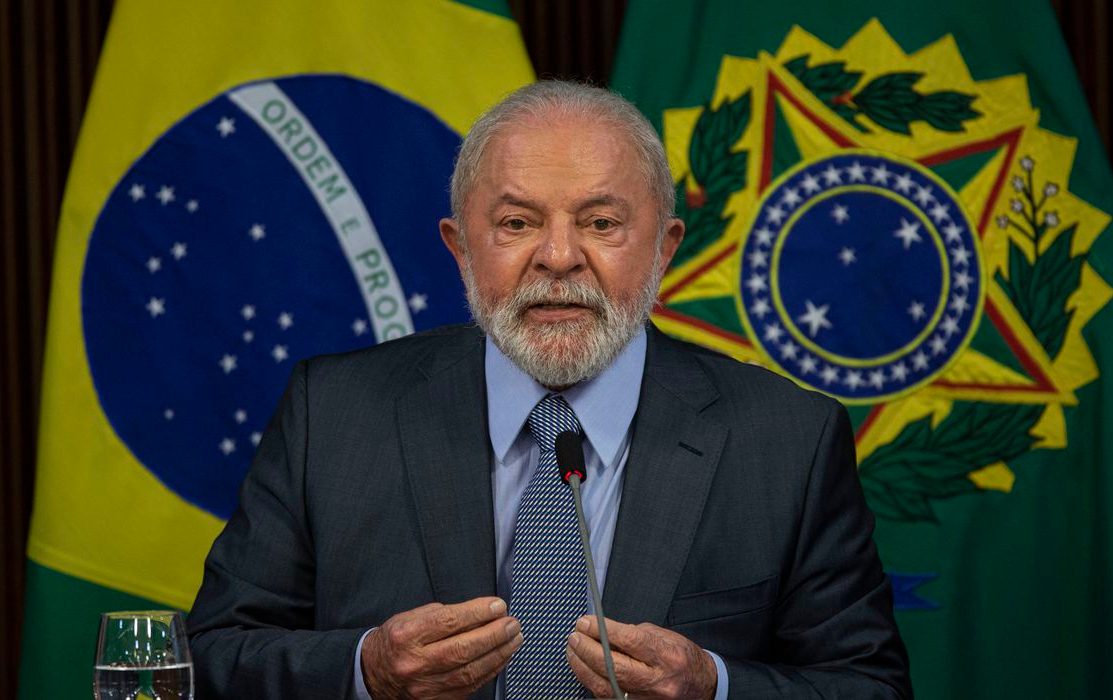 Retomada de programas e 'revogaços' marcam 100 dias de Lula