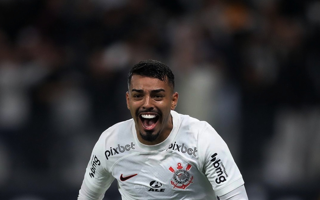 Corinthians volta a jogar bem e vence e se classifica