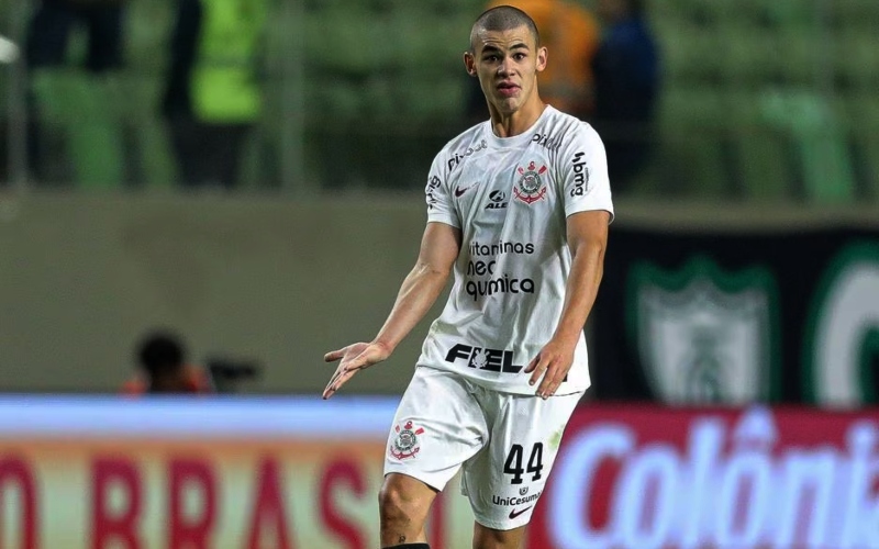 Moscardo passa por cirurgia e desfalca o Corinthians