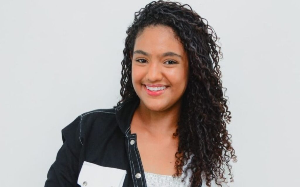 Kaylla Oliveira: jovem talento da música gospel