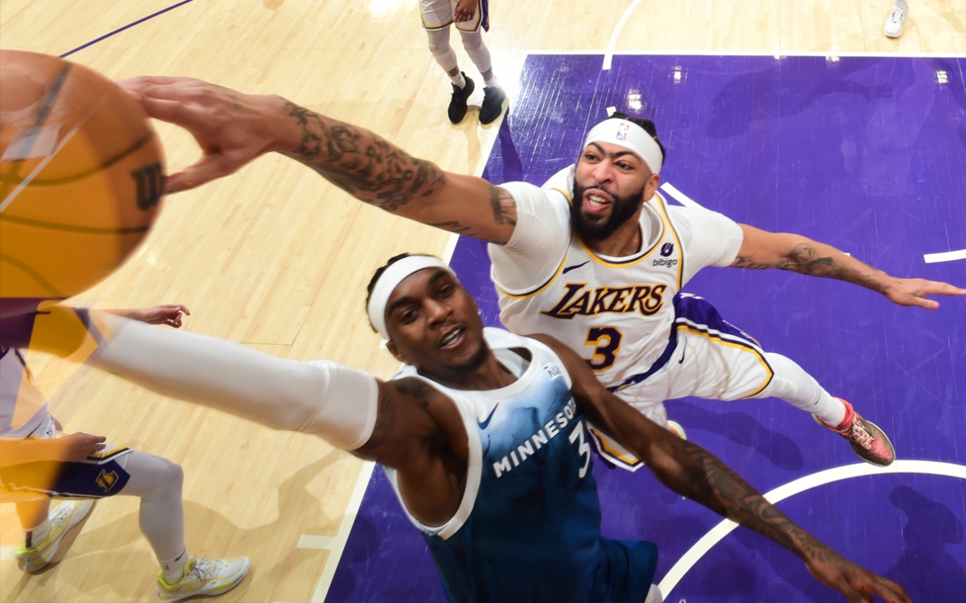 NBA: Davis brilha na vitória dos Lakers sobre o Timberwolves