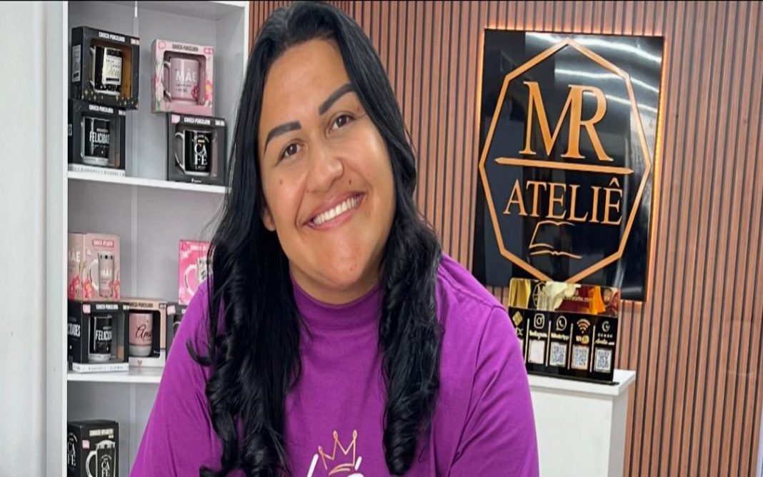 O amor por restaurar Bíblias garante a empreendedora renda mensal de R ...