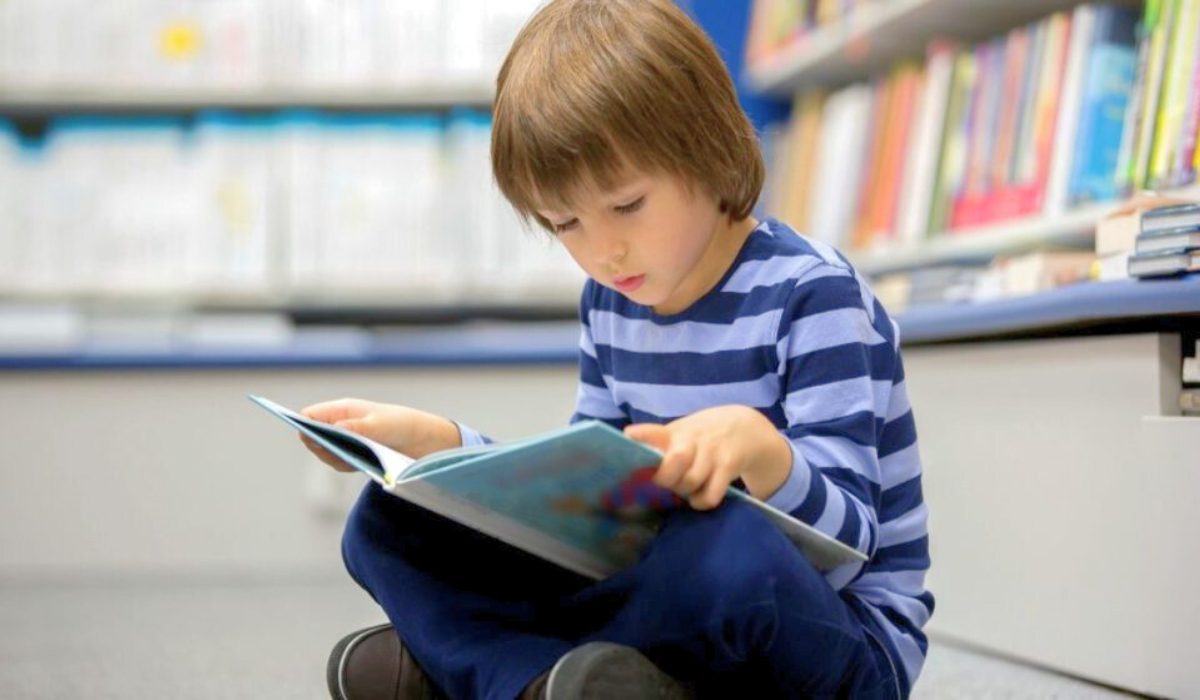 Projeto Adote um Leitor realiza evento de leitura solidária no ES