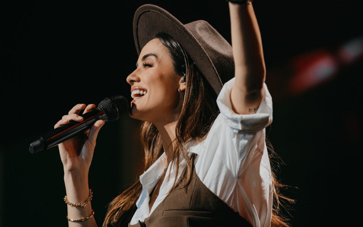 Isadora Pompeo é a mais ouvida do gospel em 2024 no Spotify