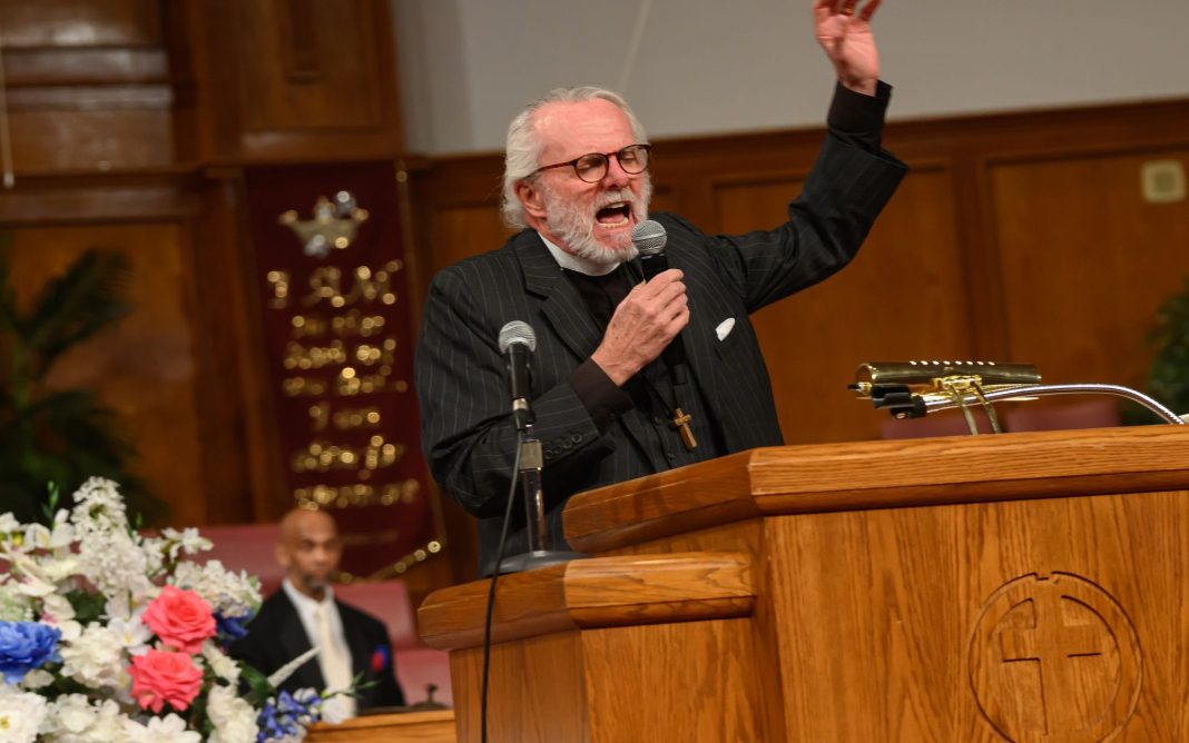 Pastor oferece a vida por cristão condenado à morte na Nigéria – Comunhão