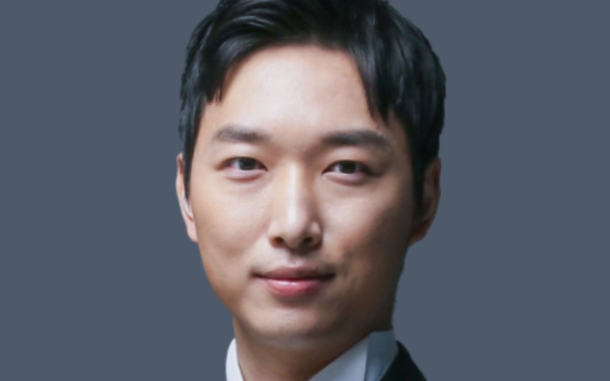 Sul-coreano YoungHoon Kim, maior QI do mundo, declara fé cristã