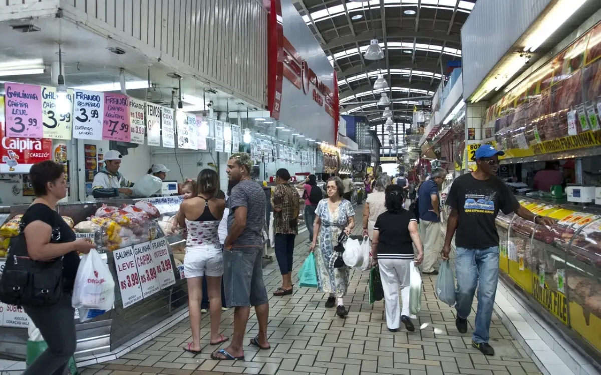 Supermercados registram queda nas vendas